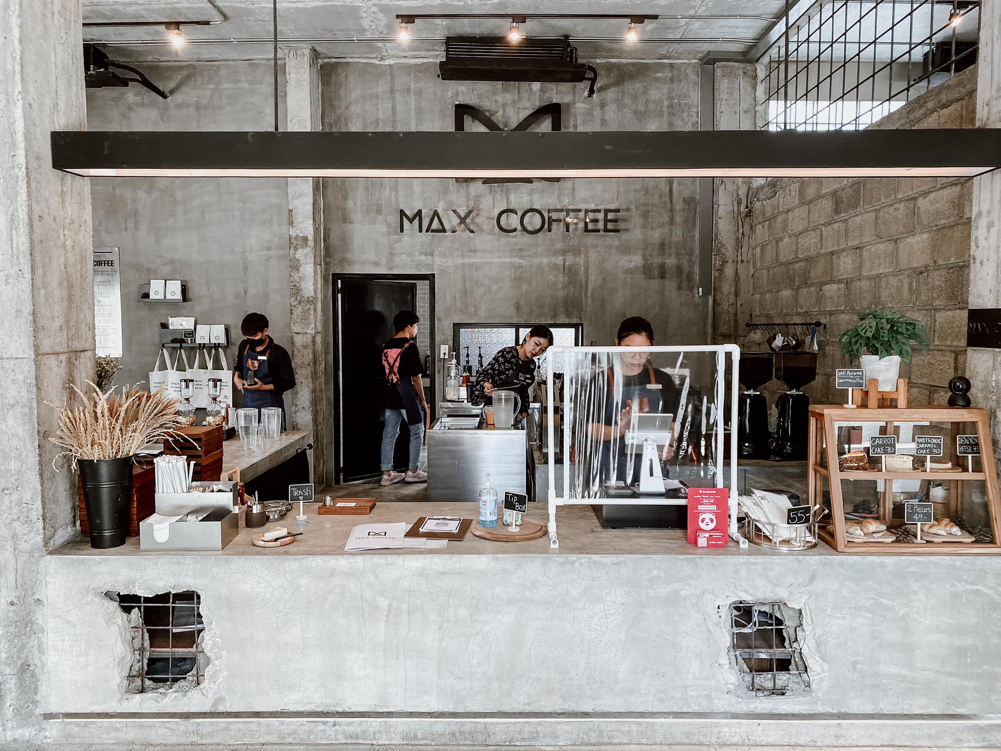 MAX COFFEE คาเฟ่สไตล์ดิบๆ จ.เชียงใหม่