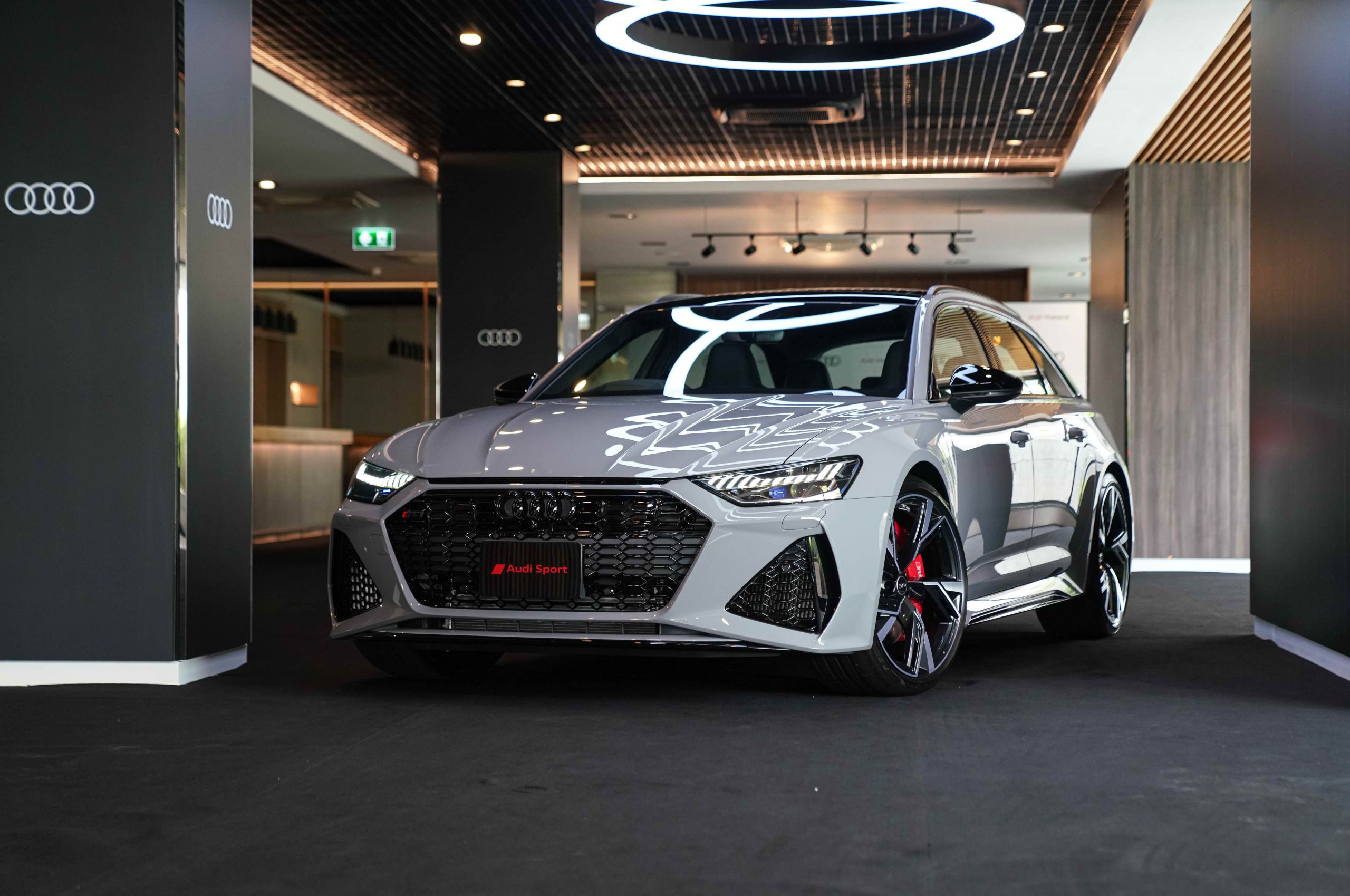 ถอดรหัสเส้นทางซุปเปอร์ฮอต ยนตรกรรม Audi RS Family สร้างปรากฏการณ์เขย่า ...